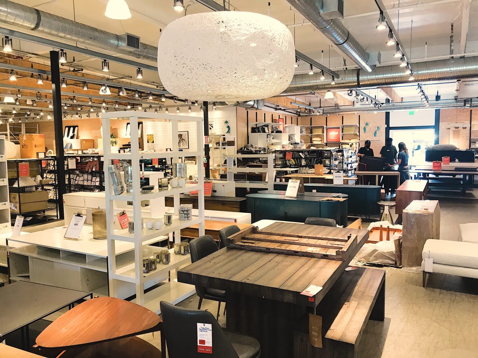 30 Furniture Outlet Shopping Tips - That Outlet Girl