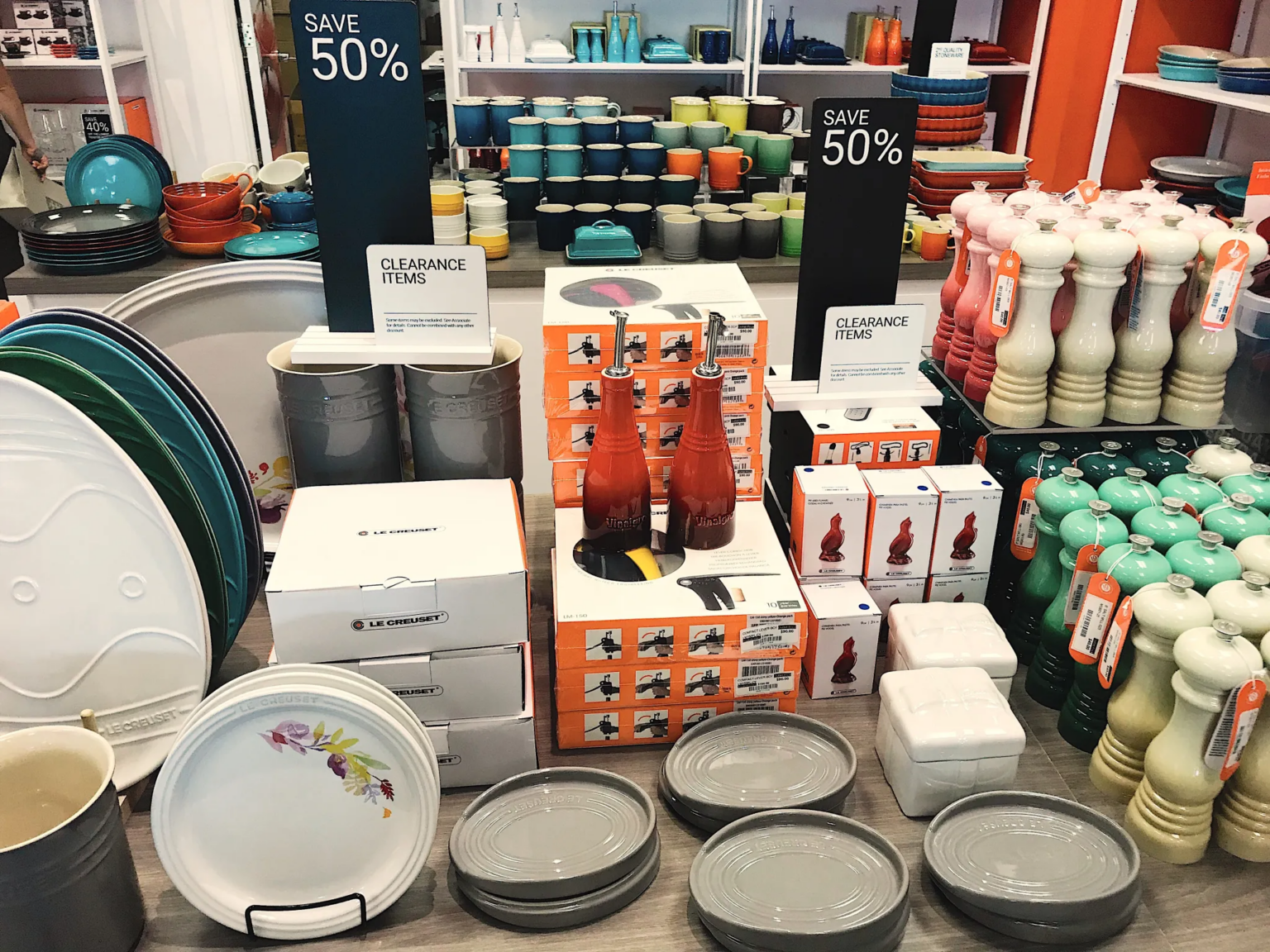 Le Creuset Outlet Information - That Outlet Girl