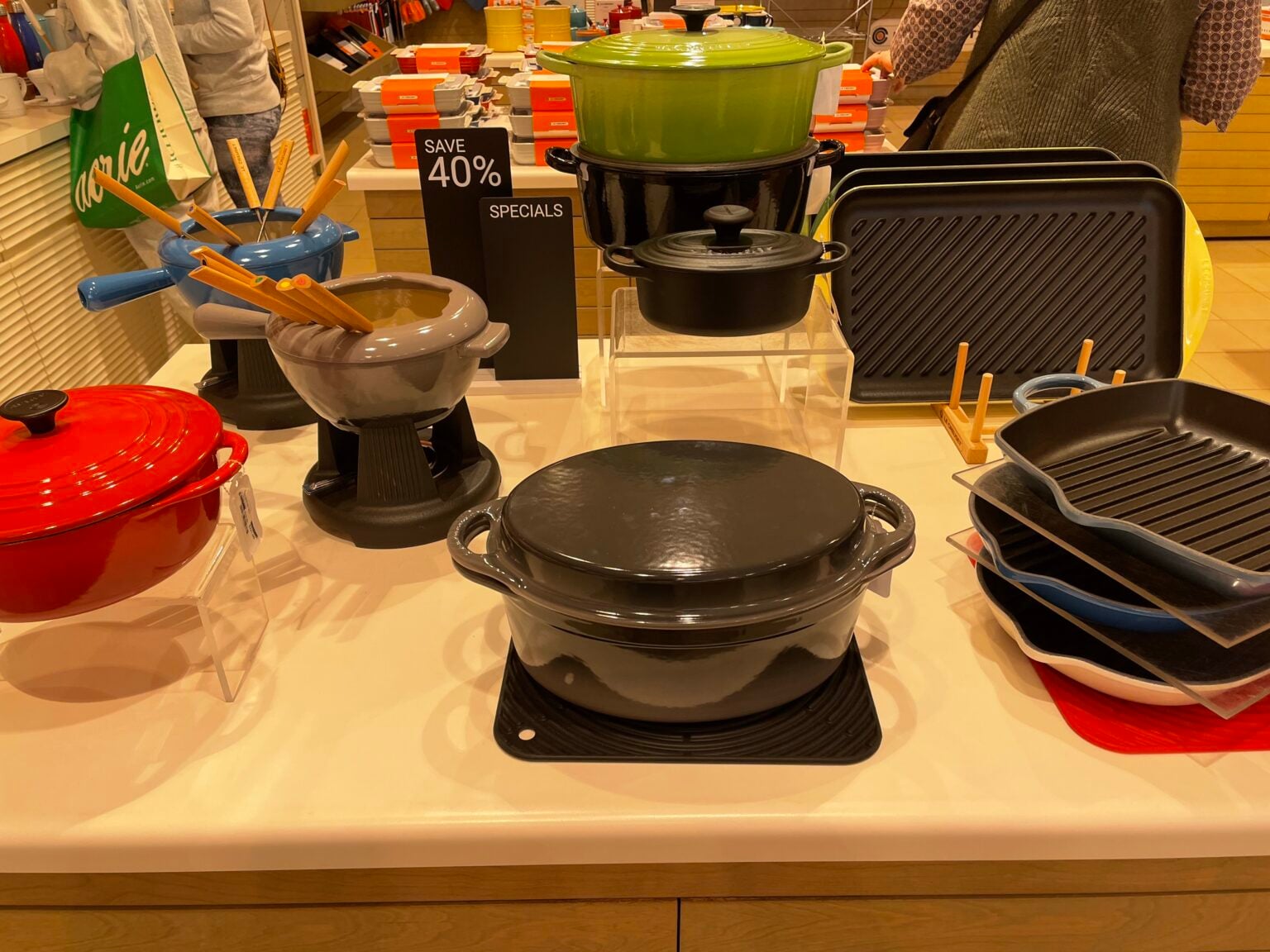 Le Creuset Outlet Information - That Outlet Girl